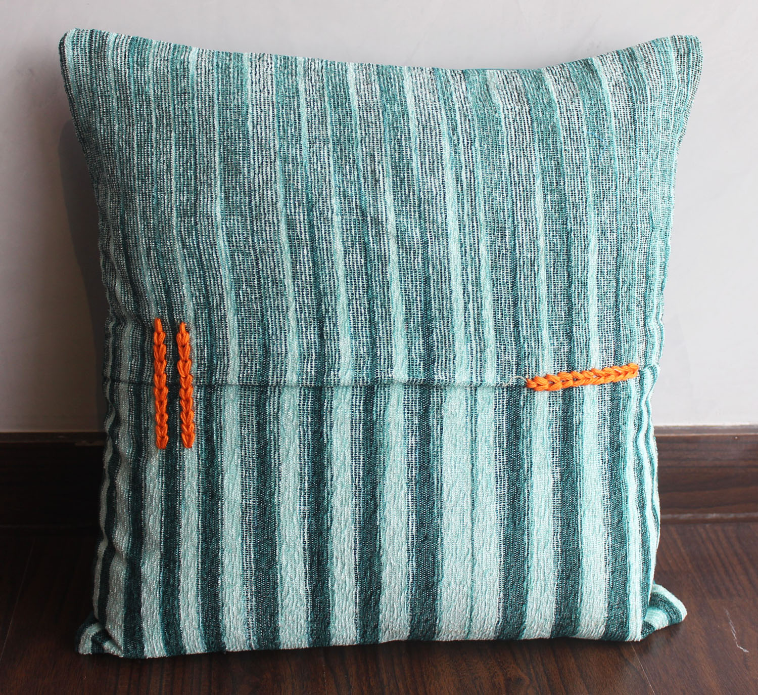 Green Handloom Cushion - FlawDesign